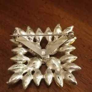 Vintage | Jewelry | Vintage Beautiful Square Rhinestone Brooch Pm 31 ...